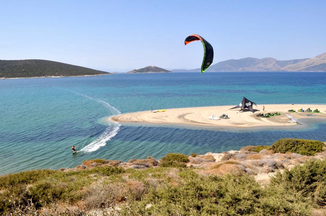 Kitegreece.com KITESURFING AND KITEBOARDING LESSONS IN GREECE